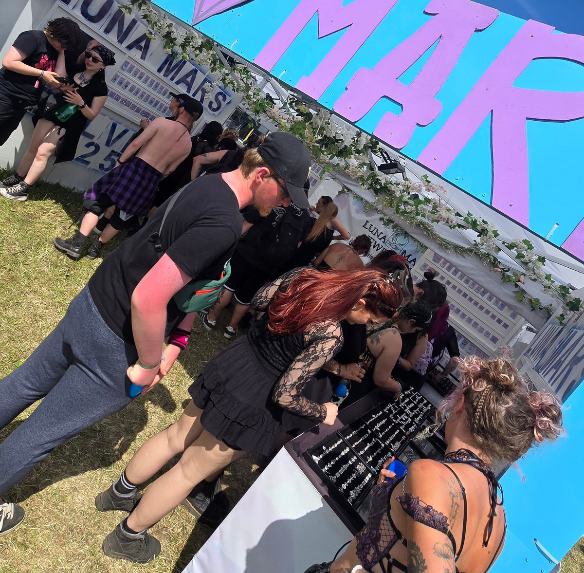 Summer of songs, Suntan and Selling – Luna Mars Living